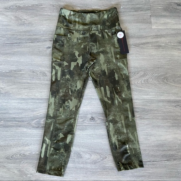 Bally | Pants & Jumpsuits | Bally Total Fitness Camo Womens Capri ...